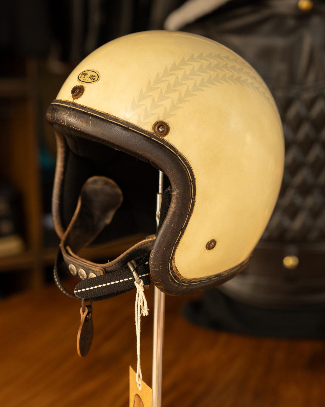 Super Magnum Momoa JANDT TT05JMG | Ivory – The Signet Store